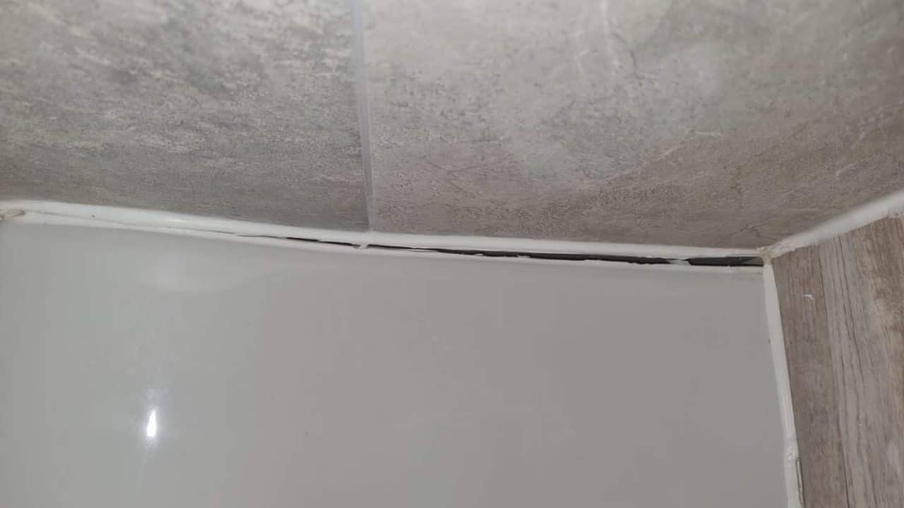 Poor Standard of Decorating on a New Build House - Decorator's forum UK