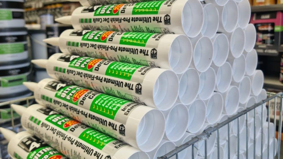 Painting Caulk - a Full Guide - Decorator's forum UK