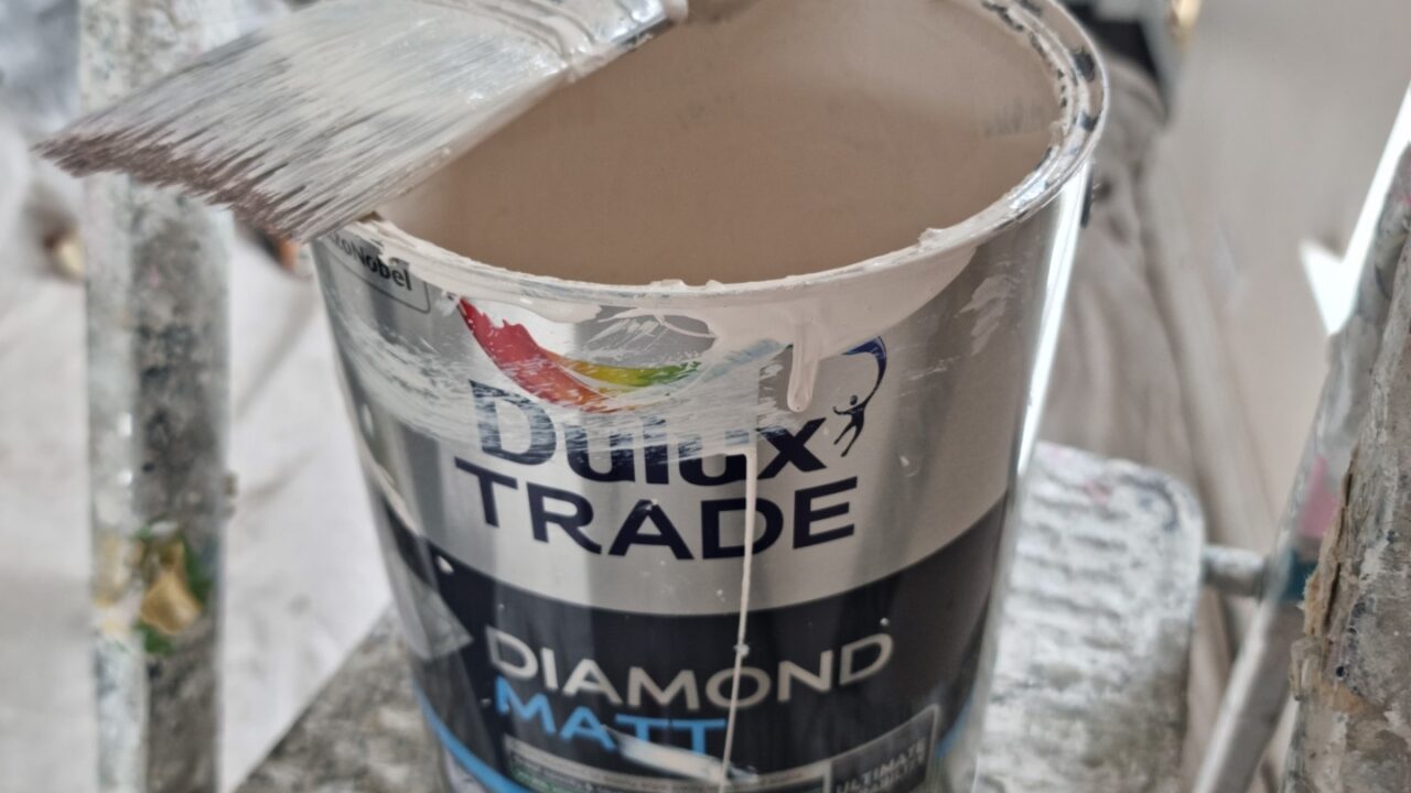 Dulux Paint Review and Guide - Decorator's forum UK