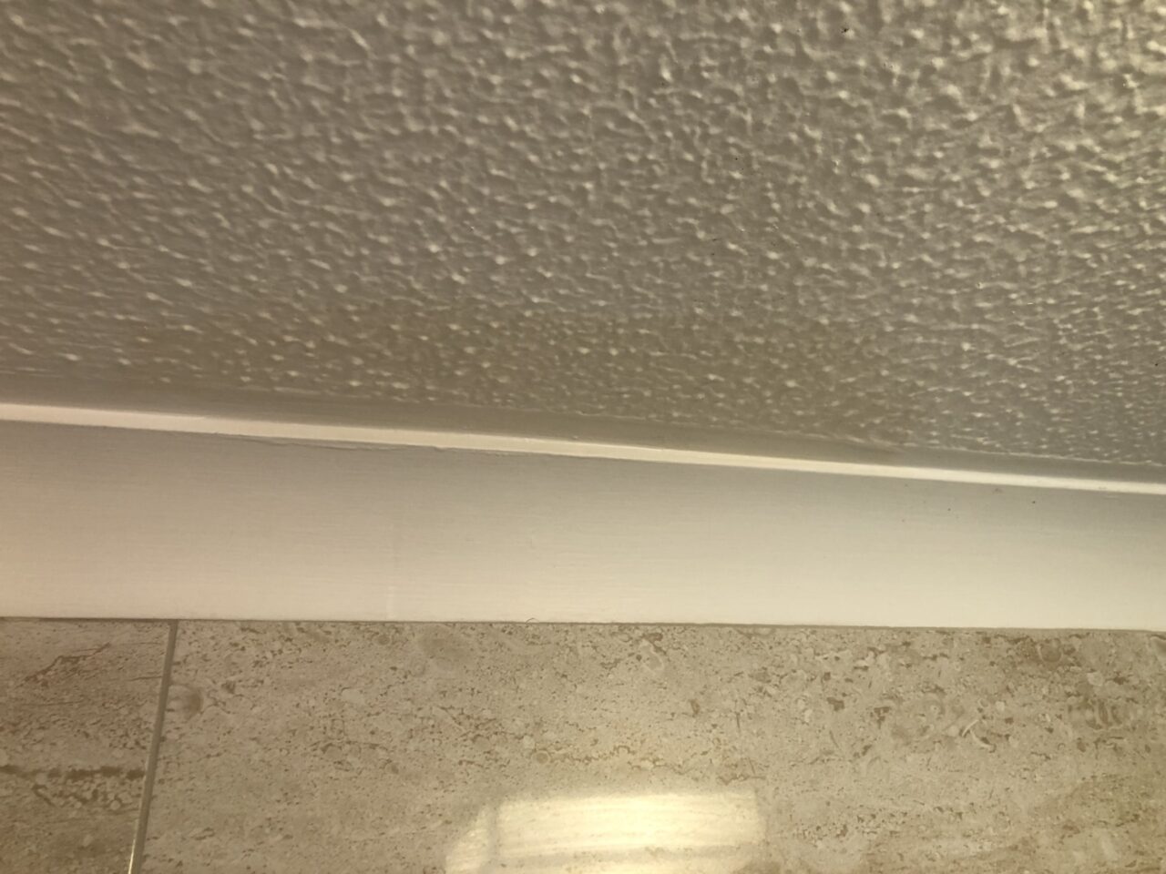 How To Paint Over Water Stains - A Full Guide - Decorator's forum UK
