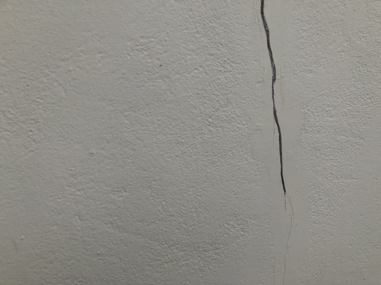 How to Repair and Fill Rendered Walls - Decorator's forum UK